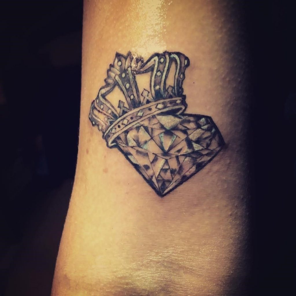 49+ Crown tattoo Ideas [Best Designs] • Canadian Tattoos
